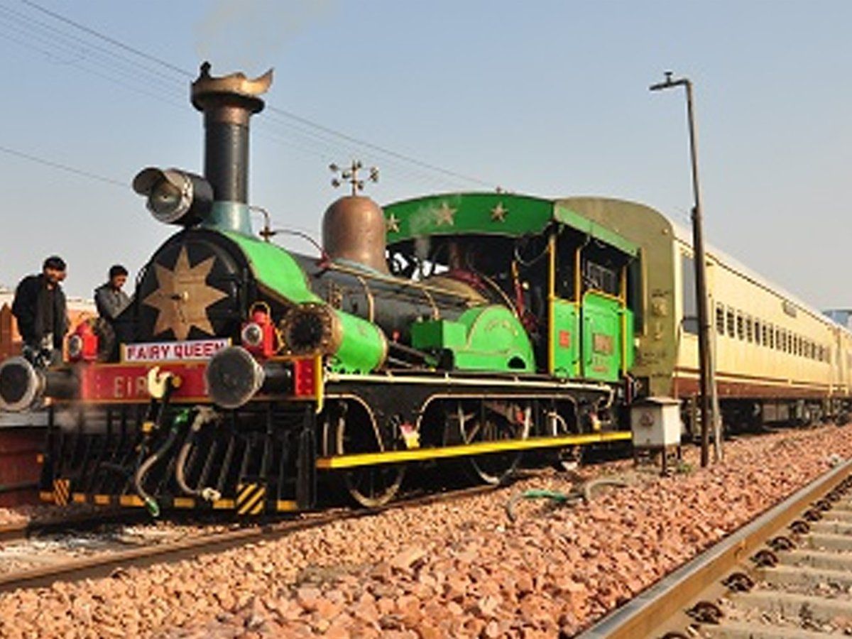 STEAM EXPRESSr: 125 साल पुराने भाप इंजन की करें सवारी, जानें रेलवे का ...