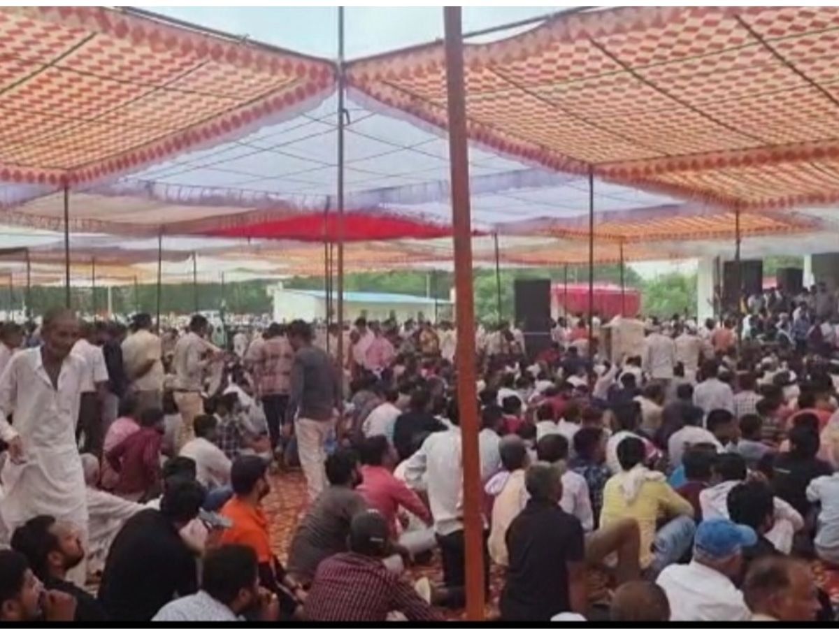 Shrikant Tyagi Case: Slogans against BJP MP Mahesh Sharma in Tyagi ...