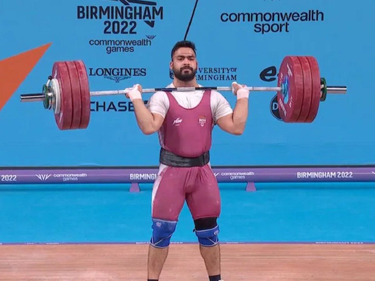 Vikas Thakur ne jeeta Silver: Vikas Thakur wins silved medal in weightlifting Men's 96 kg final ...