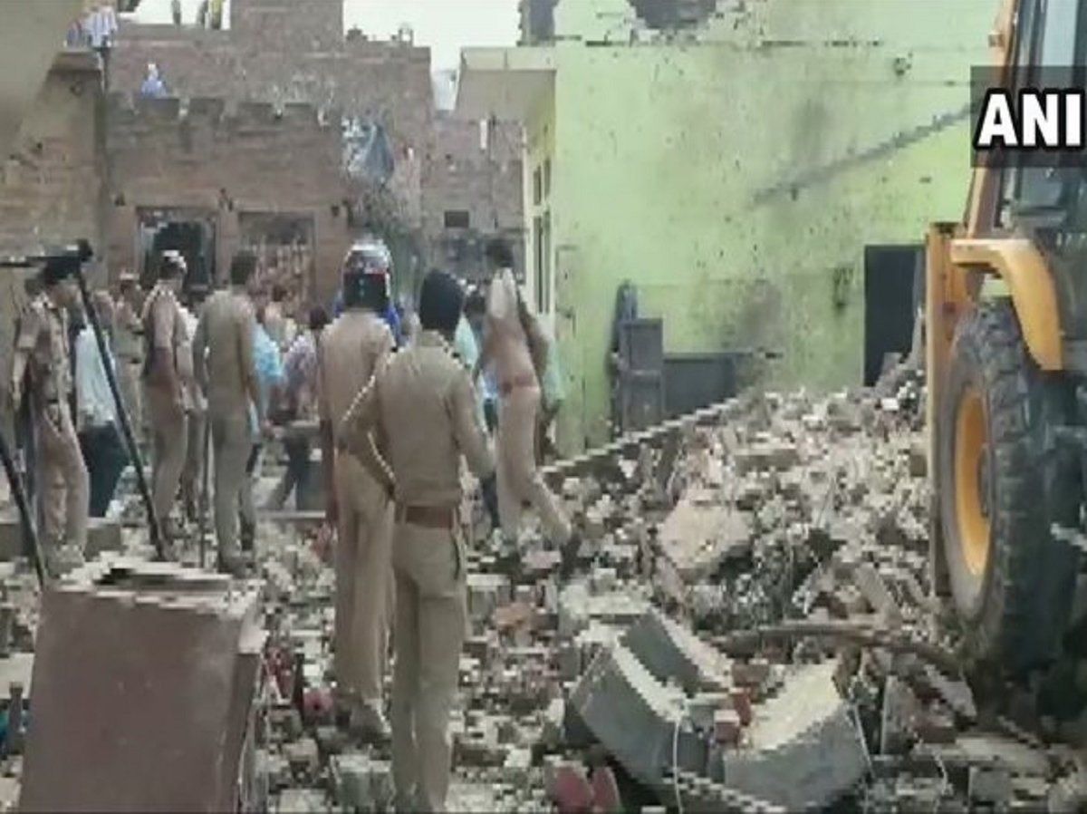 Cracker Factory explosion: पटाखा फैक्ट्री में भीषण धमाका, 6 लोगों की ...